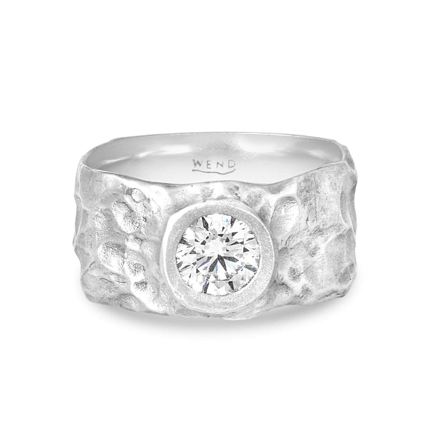 Basalt White Gold Extra-Wide with Heritage Diamond – WEND